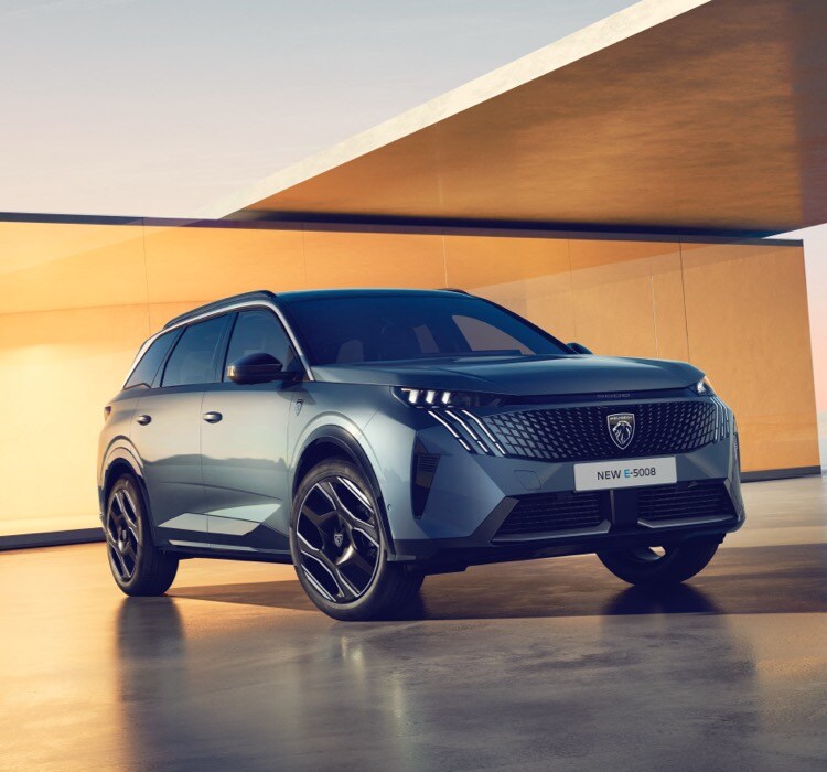 Nye Peugeot E-5008 | Stor SUV med 7 seter | Peugeot Norge